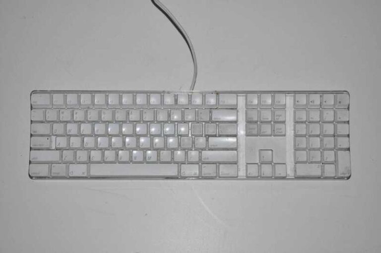 Apple keyboard early 2000s – PropCo