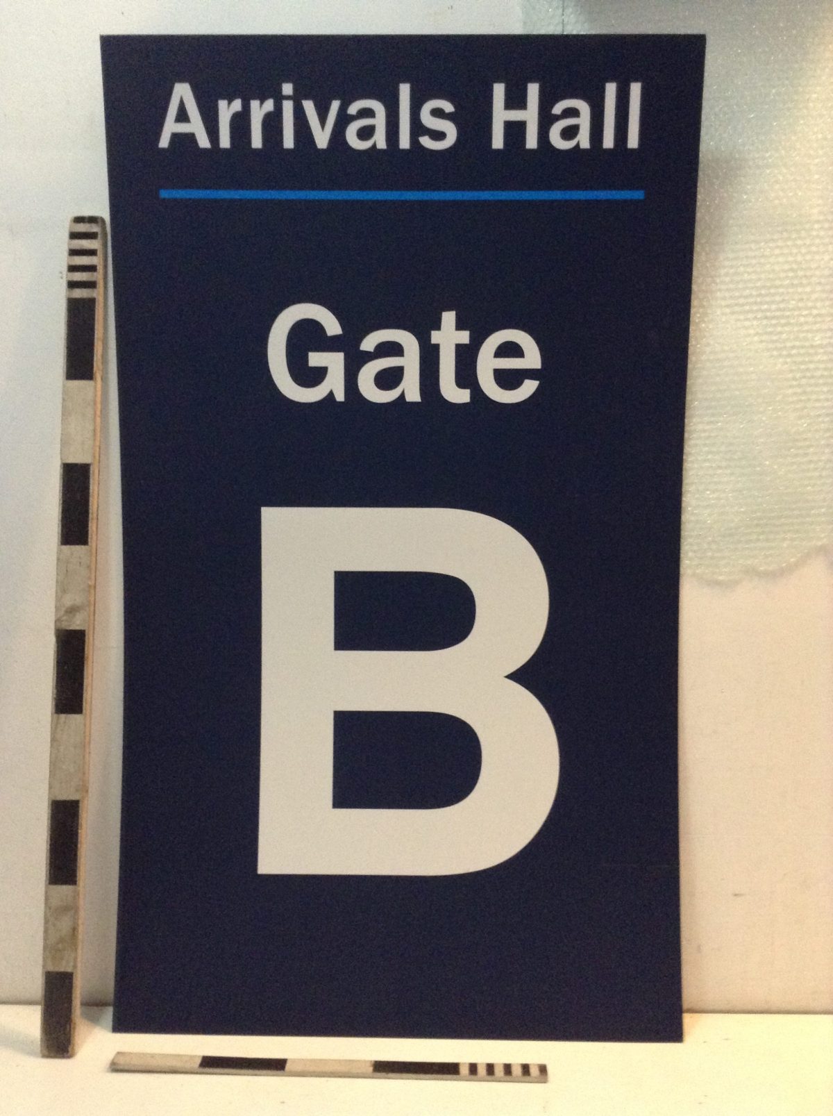 “Arrivals” Airport Sign – PropCo