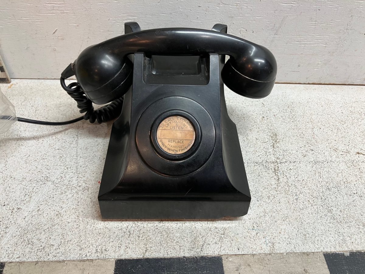 Vintage Bakelite Phone – PropCo