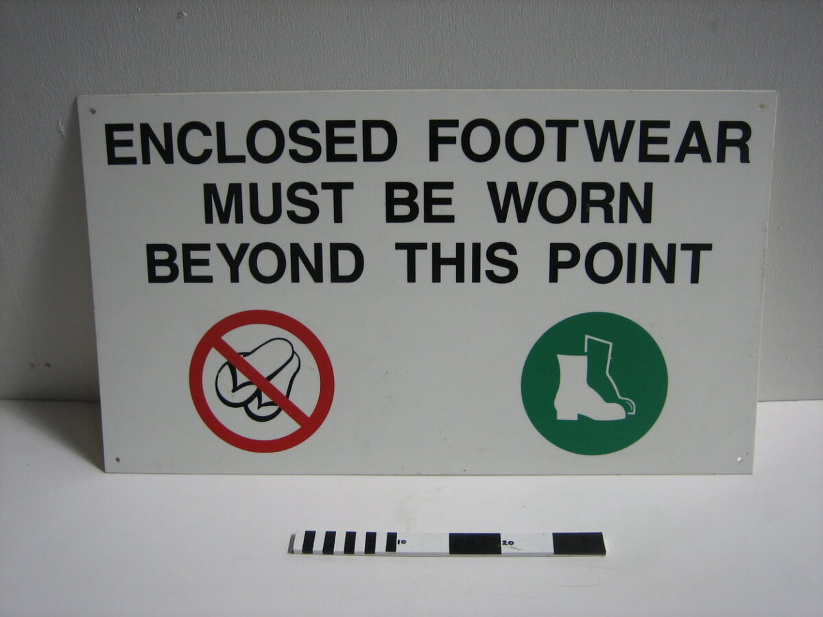 Hospital Sign – ‘Enclosed Footwear must be worn’ – PropCo